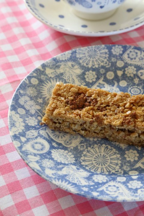 Easy Vegan Flapjack Recipe With Secret Crunch | Thinly Spread